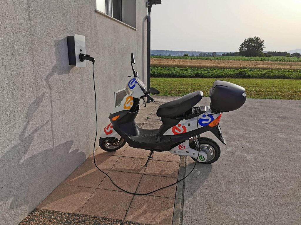 [AC01+] Type 2 to Type E / F (1 x 16A) + WiFi - Metron Shop